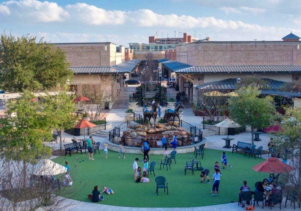 LaCenterra at Cinco Ranch | Artificial Grass Project | SYNLawn